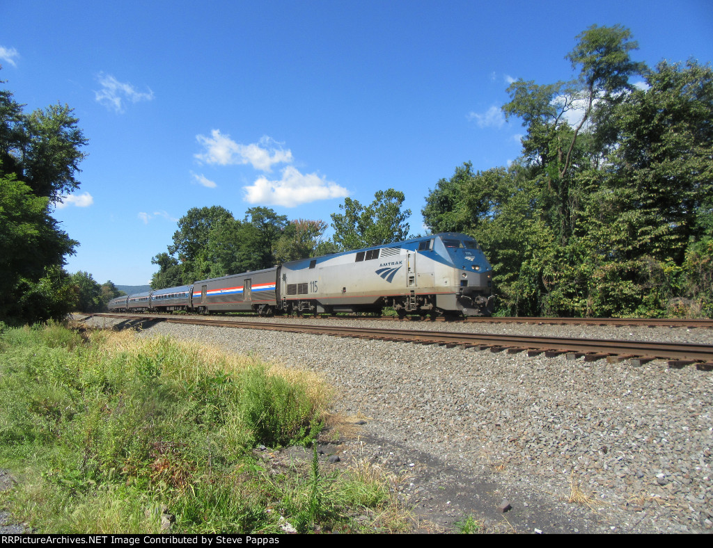Amtrak 115 leads train 42
